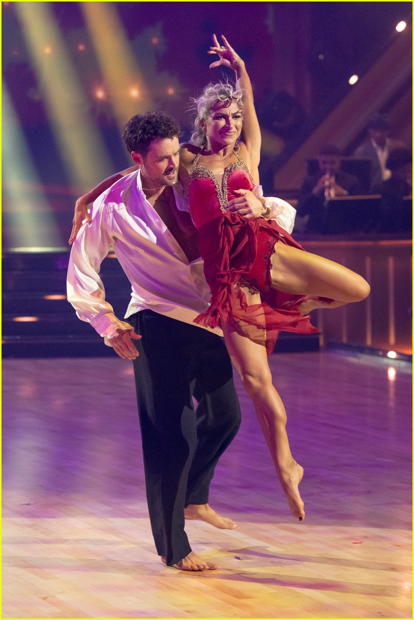 Dylan Efron Dances with Little Sister Olivia, 5, on 'DWTS,' Lands ...