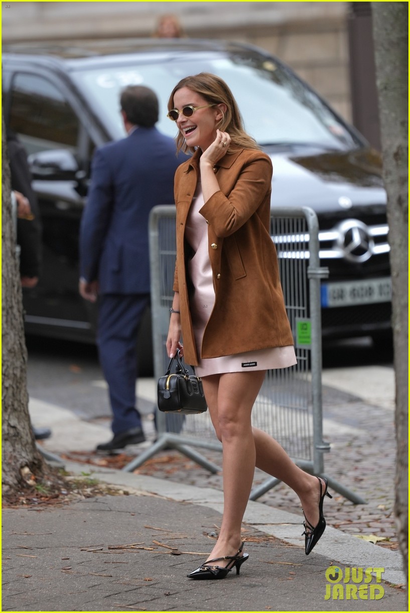 Emma Watson Explains Meaning Behind Ring She's Been Wearing On That Finger Lately: Photo 5213708 ...