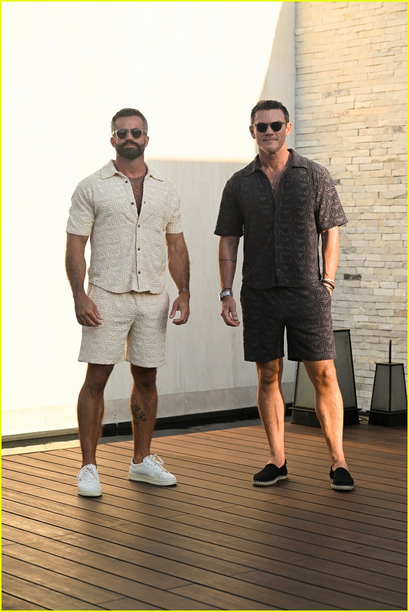 Luke Evans & Jonathan Bennett Vacation Together in Cabo for Luke's BDXY ...