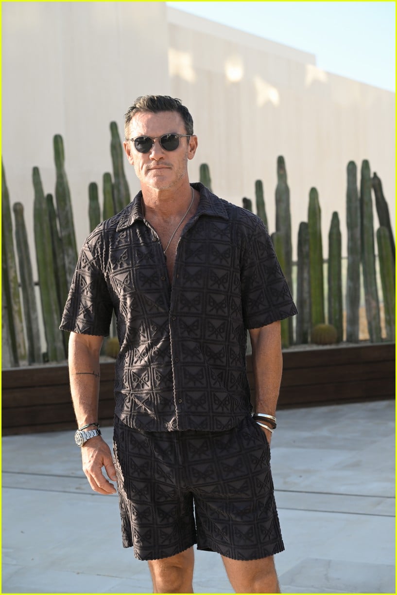 Luke Evans & Jonathan Bennett Vacation Together in Cabo for Luke's BDXY ...