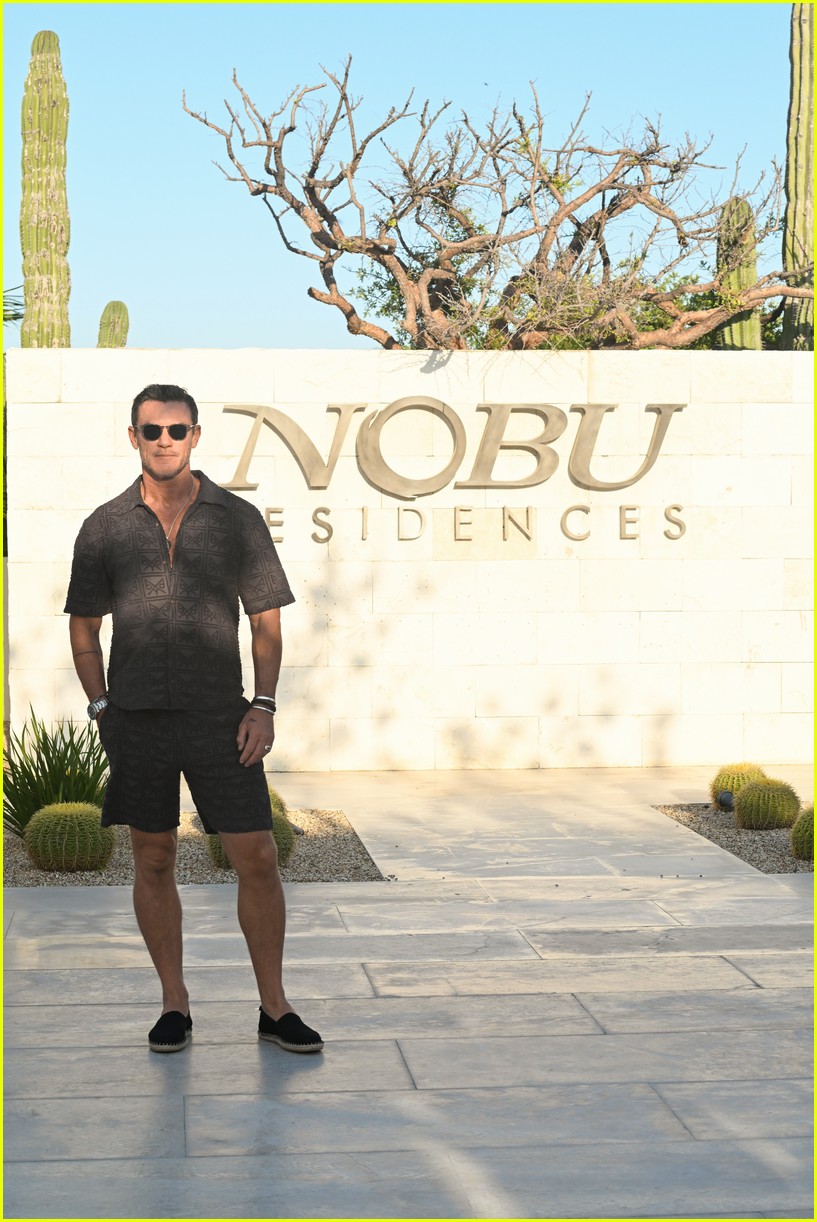 Luke Evans & Jonathan Bennett Vacation Together in Cabo for Luke's BDXY ...