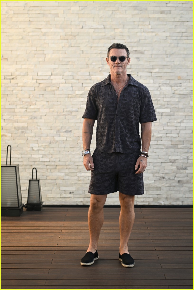 Luke Evans & Jonathan Bennett Vacation Together in Cabo for Luke's BDXY ...