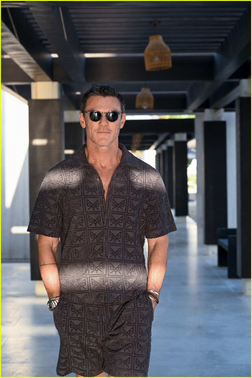 Luke Evans & Jonathan Bennett Vacation Together in Cabo for Luke's BDXY ...