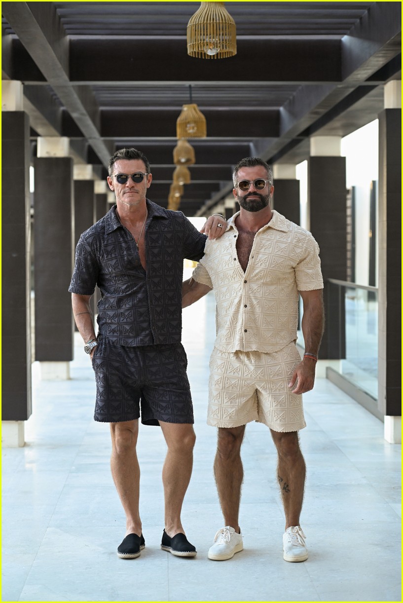 Luke Evans & Jonathan Bennett Vacation Together in Cabo for Luke's BDXY ...