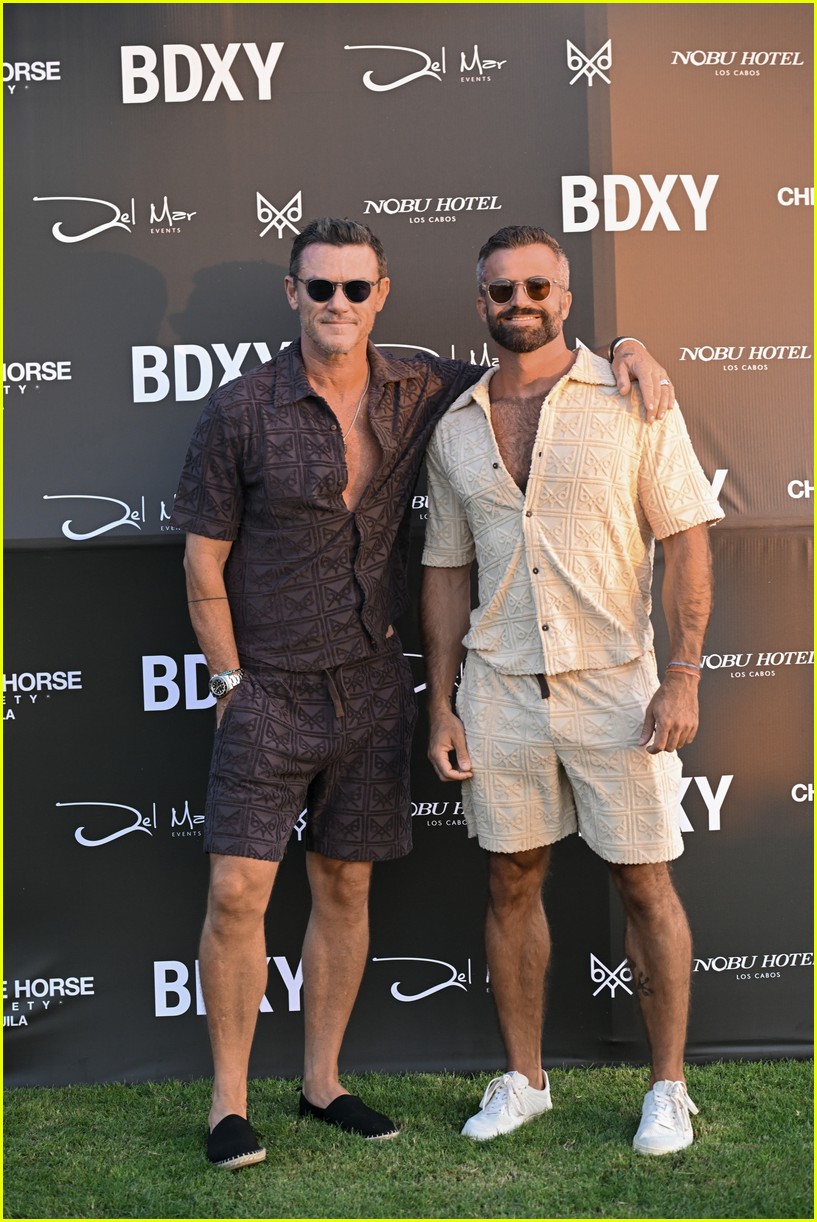 Luke Evans & Jonathan Bennett Vacation Together in Cabo for Luke's BDXY ...