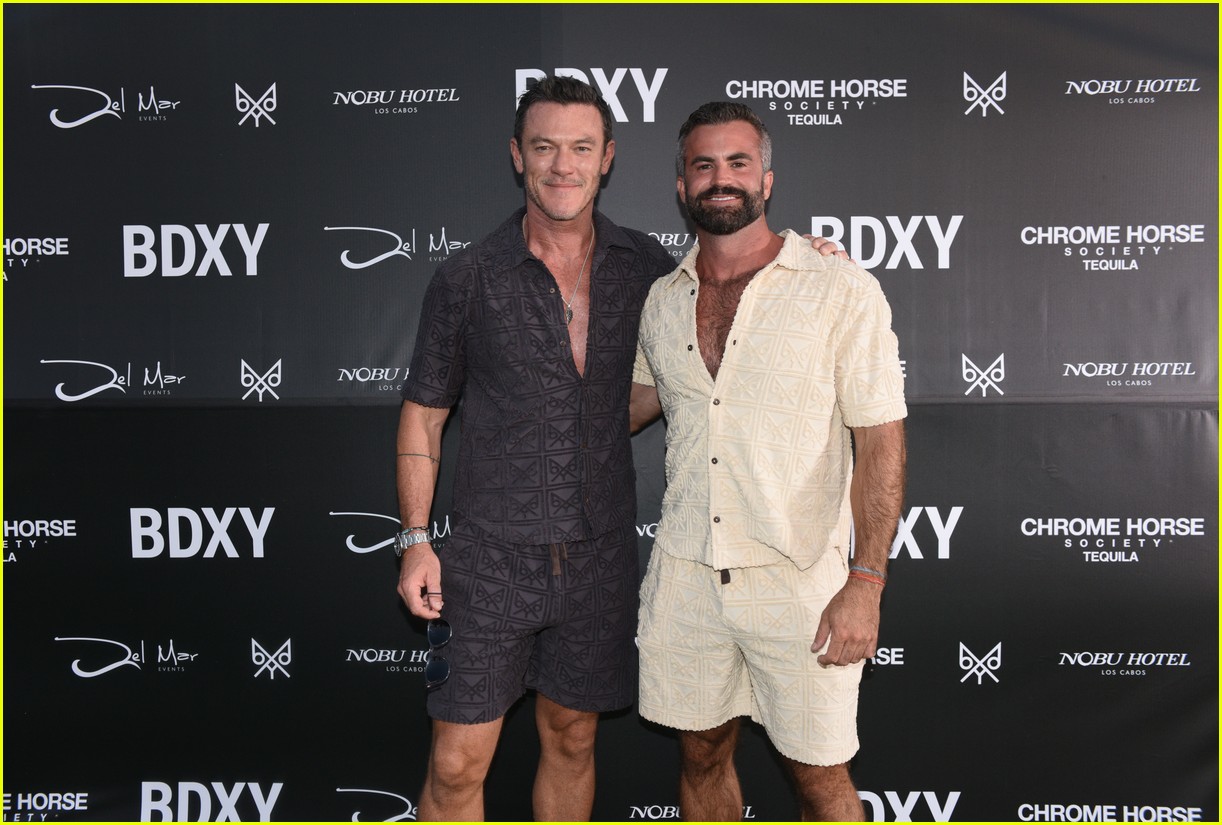 Luke Evans & Jonathan Bennett Vacation Together in Cabo for Luke's BDXY ...