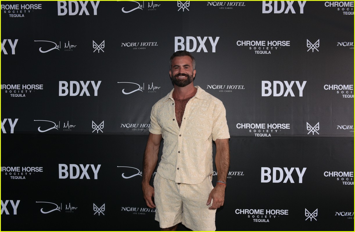 Luke Evans & Jonathan Bennett Vacation Together in Cabo for Luke's BDXY ...