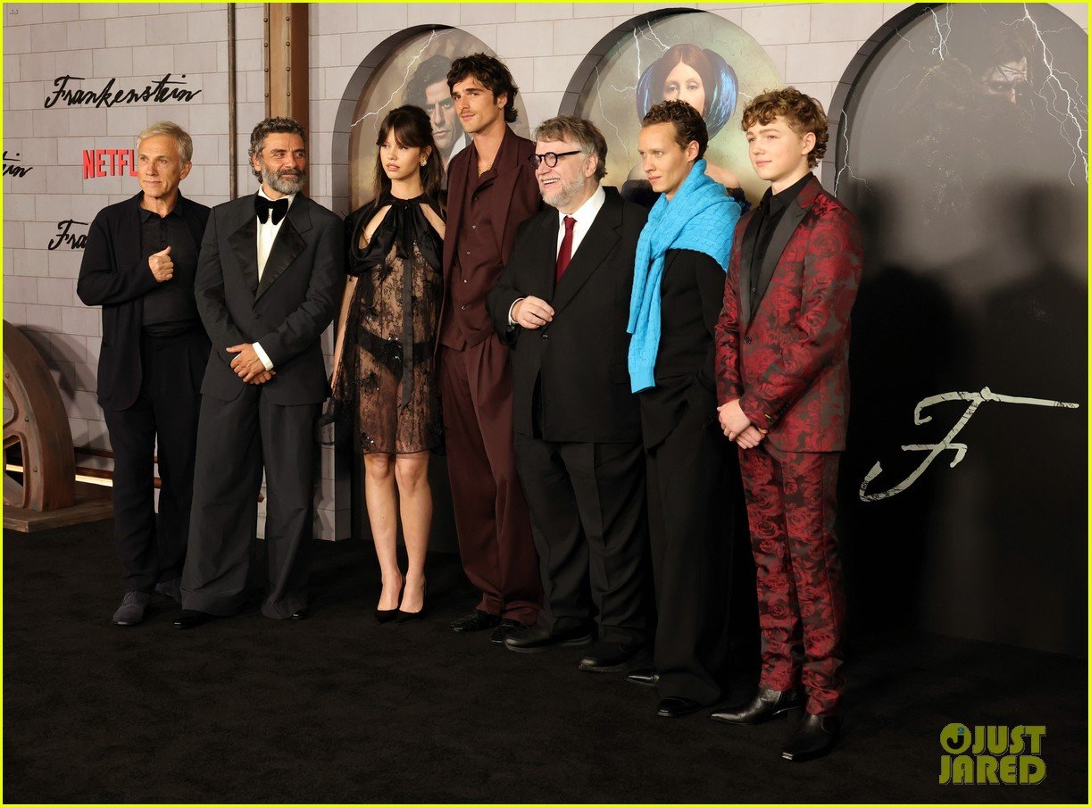 Oscar Isaac & Jacob Elordi Share Tender Moment on 'Frankenstein' Red ...