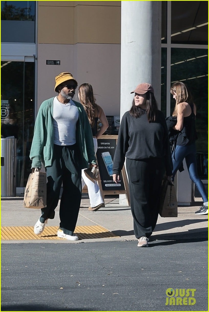 Donald Glover & Wife Michelle White Run Errands Together in L.A.: Photo ...