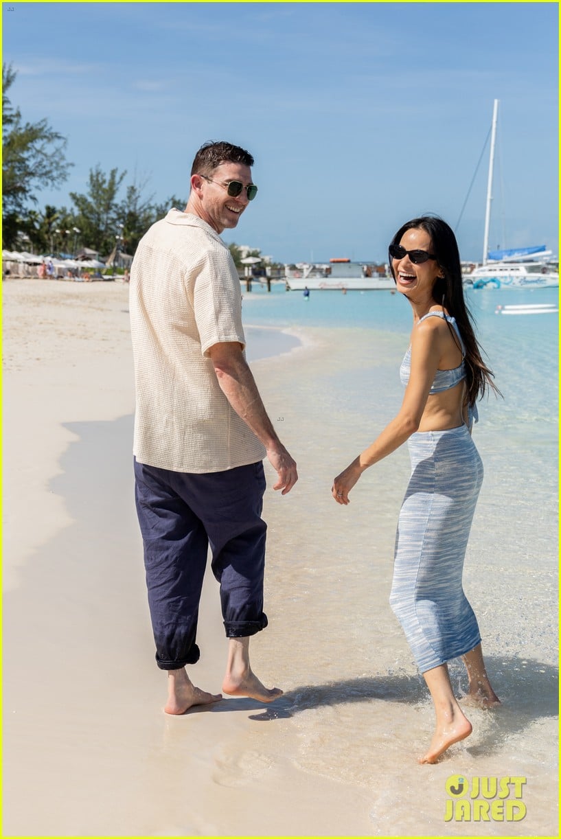 Bryan Greenberg & Jamie Chung Hit the Beach With Their Kids During ...