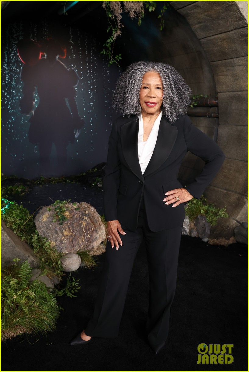 Taylour Paige Joins Blake Cameron James, Chris Chalk, & More at 'IT ...