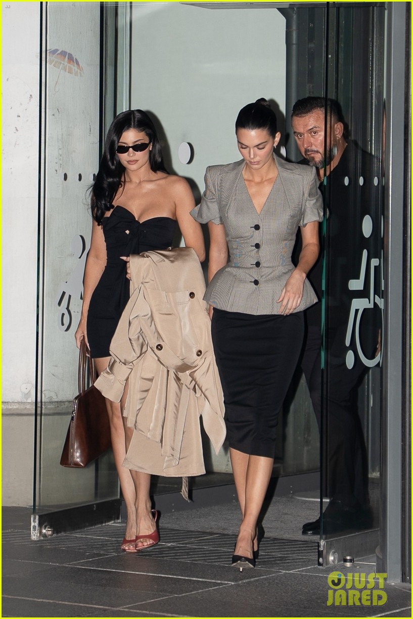 Kylie Jenner Shines in Silver Gown to Support Sister Kendall at ...