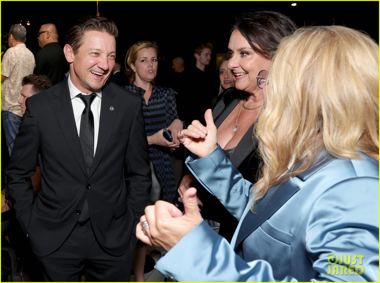 Jeremy Renner Honored with Sister Kym at Star-Studded Charity Gala for ...