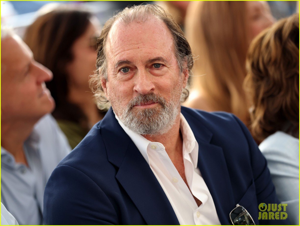 Lauren Graham Gets Support from 'Gilmore Girls' Stars & More at ...