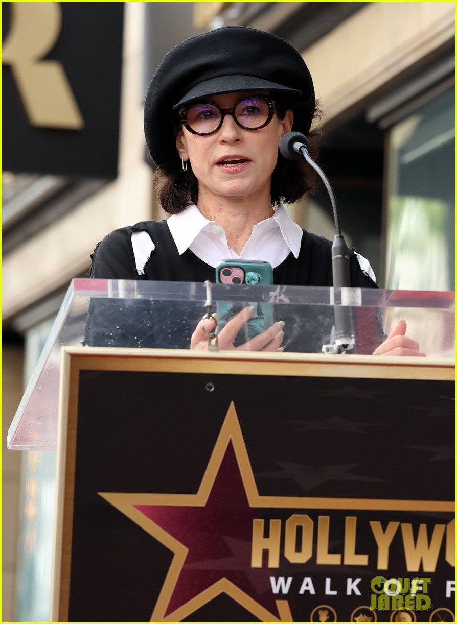 Lauren Graham Gets Support from 'Gilmore Girls' Stars & More at ...