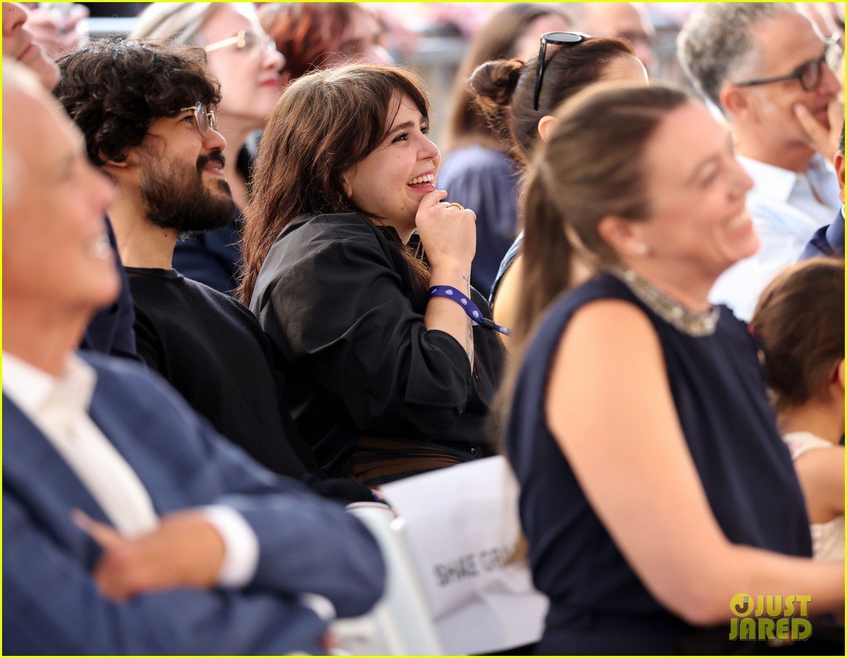 Lauren Graham Gets Support from 'Gilmore Girls' Stars & More at ...