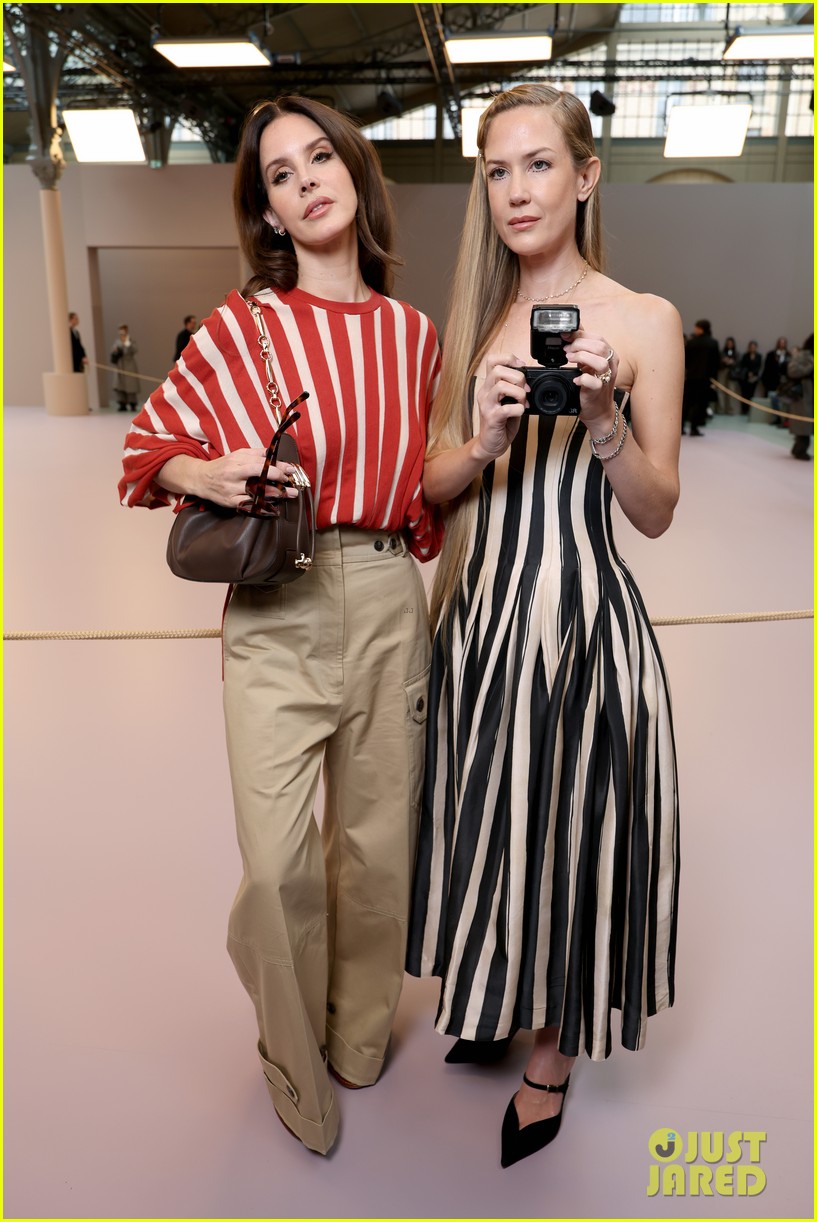 Lana Del Rey & Sister Chuck Grant Attend Zimmermann Fashion Show in ...