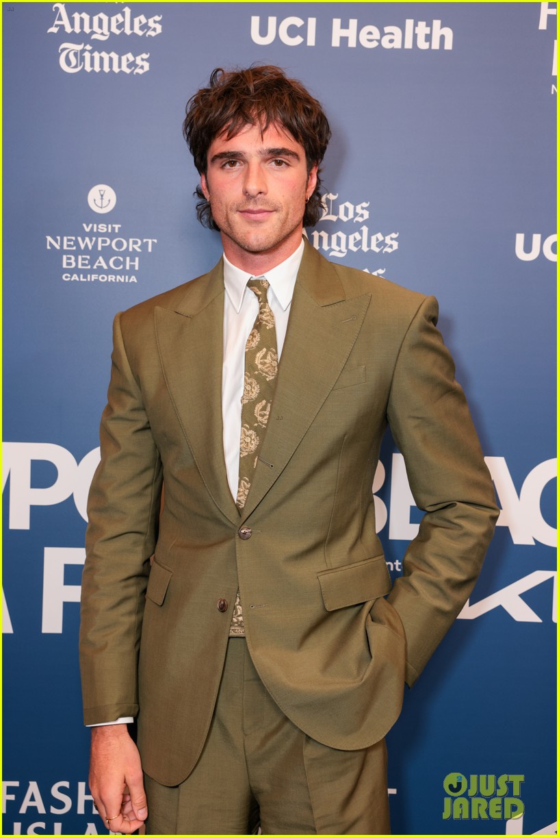 Margot Robbie Meets Up With 'Wuthering Heights' Co-Star Jacob Elordi in ...