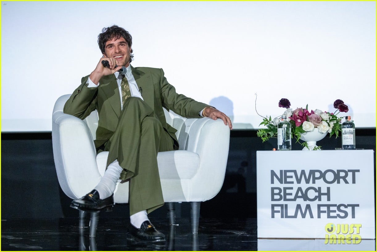 Margot Robbie Meets Up With 'Wuthering Heights' Co-Star Jacob Elordi in ...