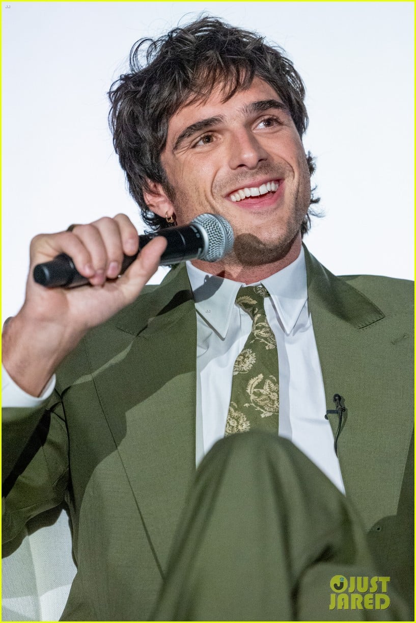 Margot Robbie Meets Up With 'Wuthering Heights' Co-Star Jacob Elordi in ...