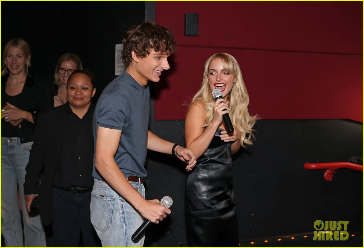 Mckenna Grace & Mason Thames from 'Regretting You' Are Dating in Real ...