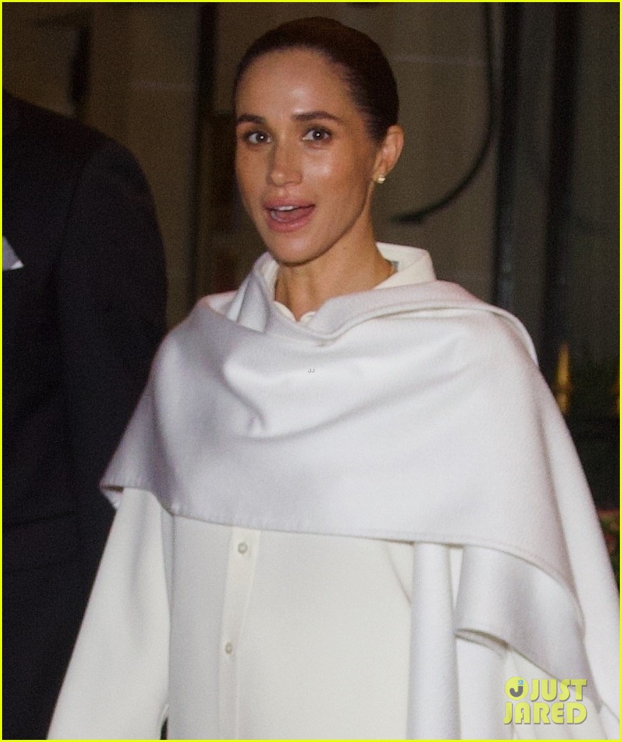 Meghan Markle Makes Surprise Appearance During Paris Fashion Week ...