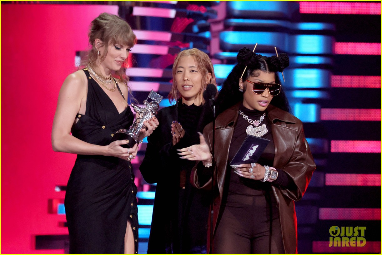 Nicki Minaj Live Tweets Her Review of Taylor Swift's New Album, Reveals Her Favorite Lyrics ...