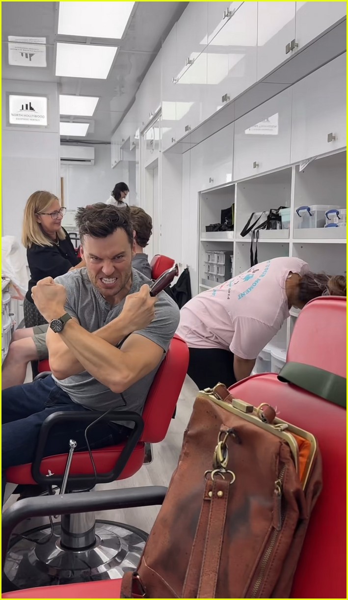 Hallmark's Peter Mooney Does His Best Wolverine Impression for Co-Star ...