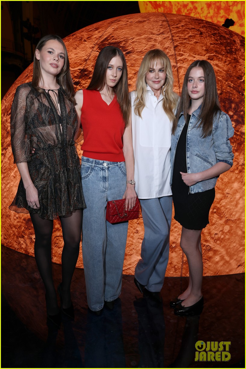 Pedro Pascal Joins Margot Robbie, Kendall Jenner, & More at Chanel Show ...