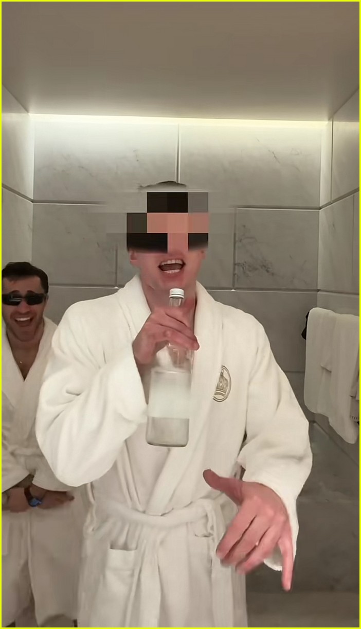 Chris Olsen Posts First Videos with New Boyfriend, But Keeps His ...