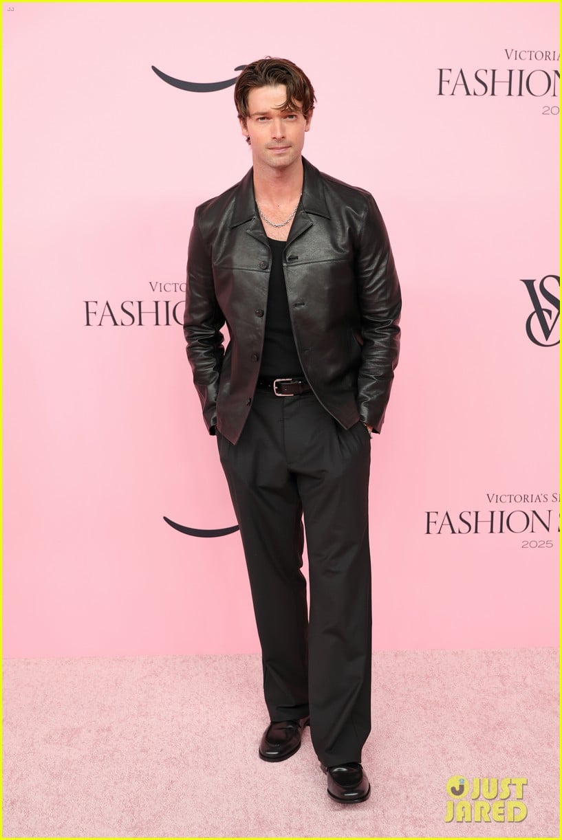 Patrick Schwarzenegger & Dylan Sprouse Attend Victoria's Secret Fashion ...