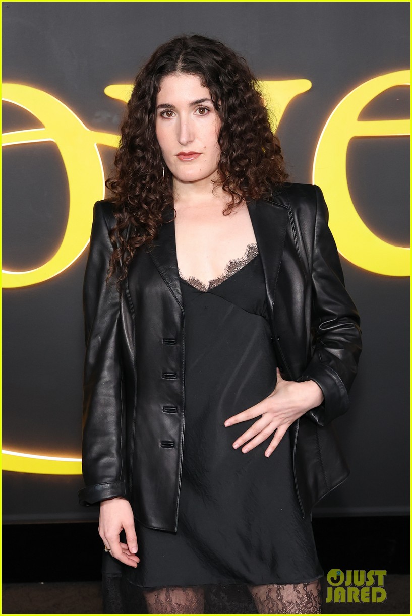 Rachel Sennott & Jordan Firstman Share a Kiss at Premiere of Their New ...