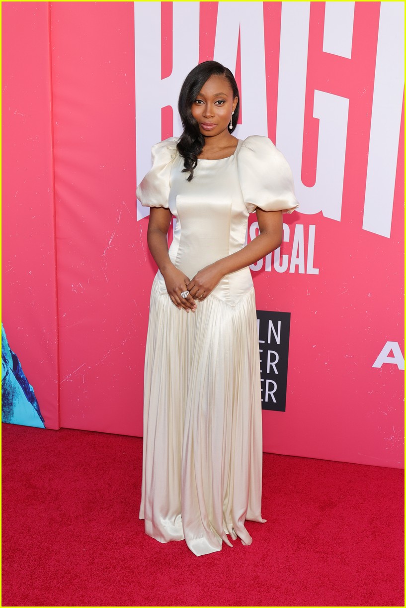 Rachel Zegler Shares Rave Review for 'Ragtime' on Broadway After ...