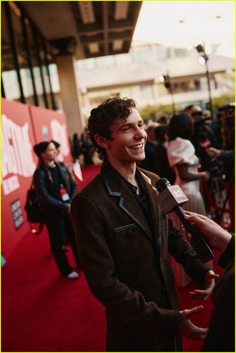 Rachel Zegler Shares Rave Review for 'Ragtime' on Broadway After ...