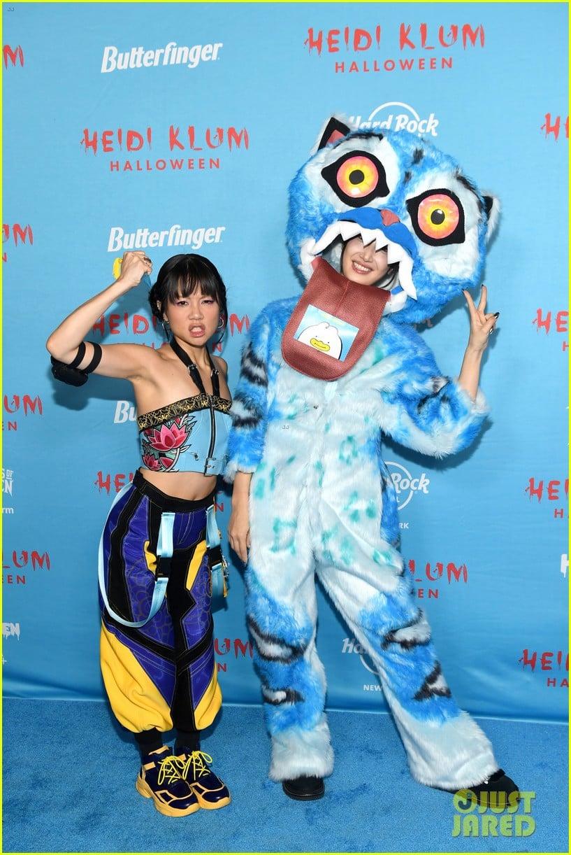 HUNTR/X Singers Rei Ami & EJAE Dress as 'KPop Demon Hunters' Characters ...