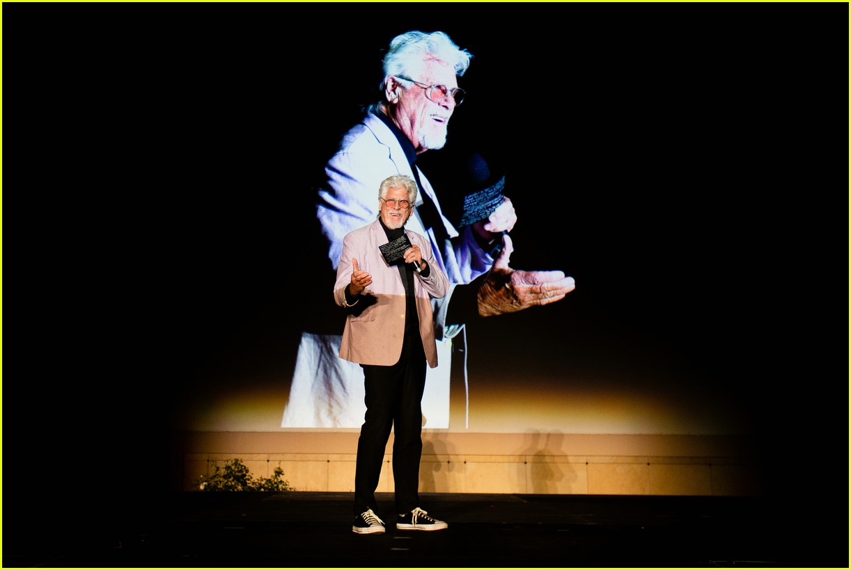 Tim Curry & Barry Bostwick Reunite at Cinespia Screening of 'Rocky Horror Picture Show': Photo ...