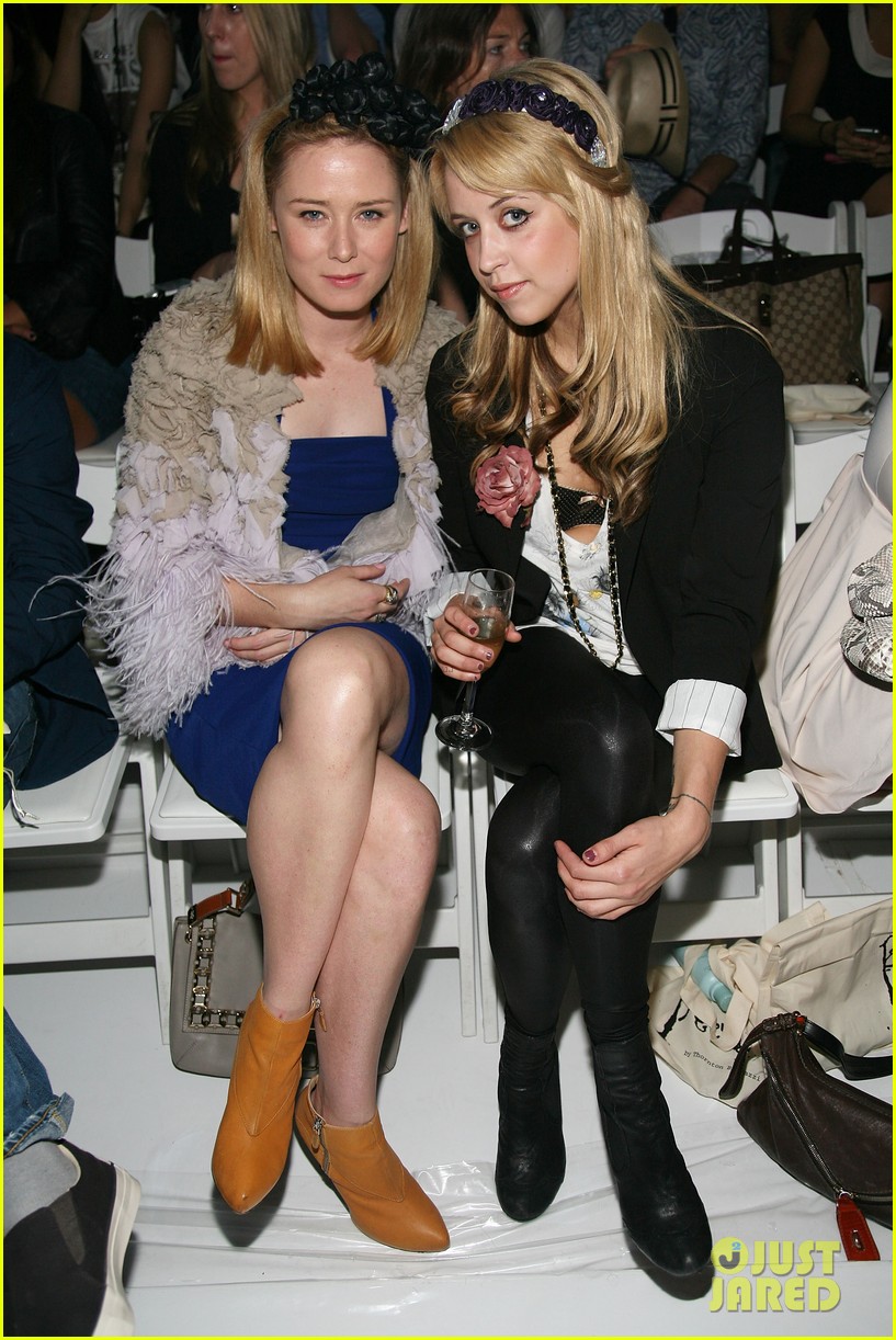 Róisín Murphy Rants Against 'Trans Activist Mob' After Sharing Graph Showing Decline in Youths ...