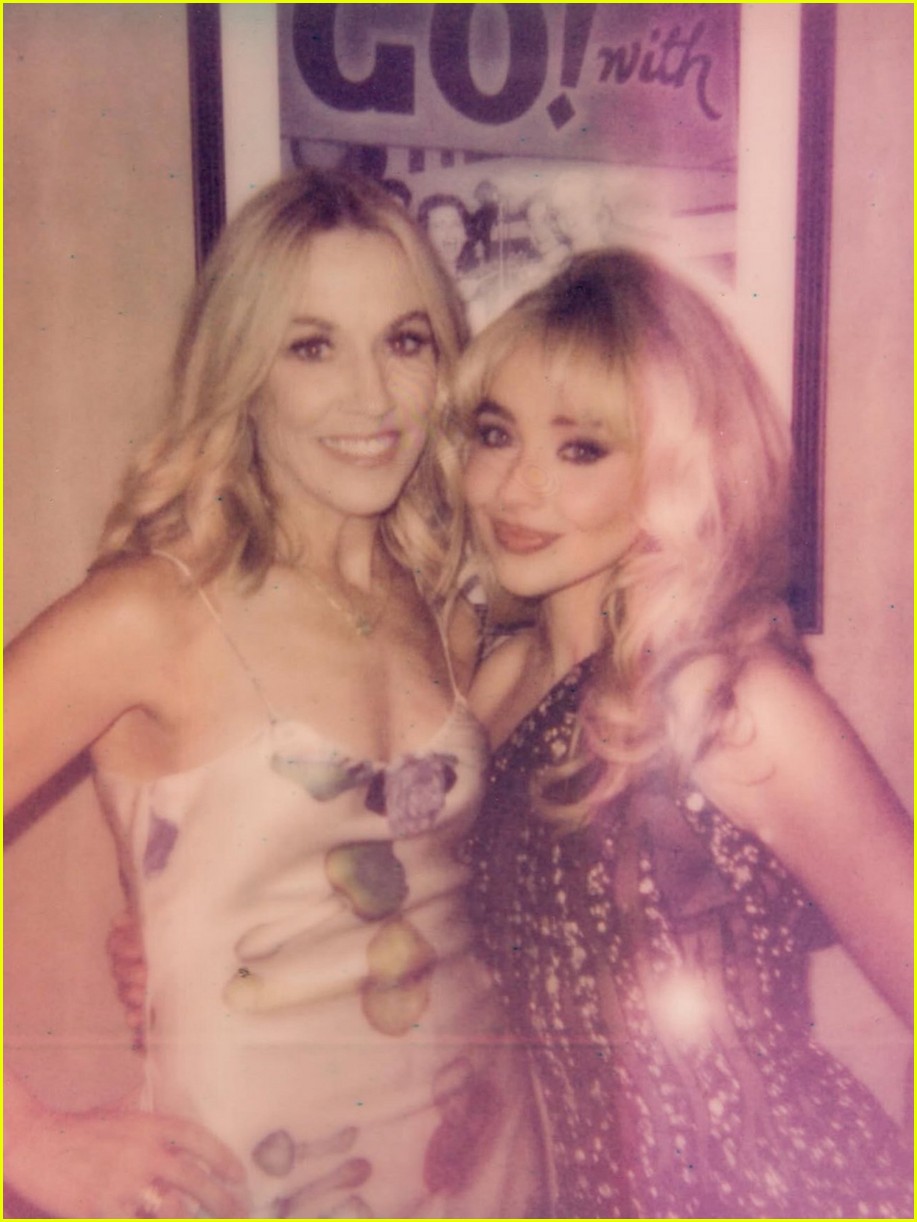 Sabrina Carpenter Makes Her Grand Ole Opry Debut & Performs 'Go Go Juice' Live for First Time ...