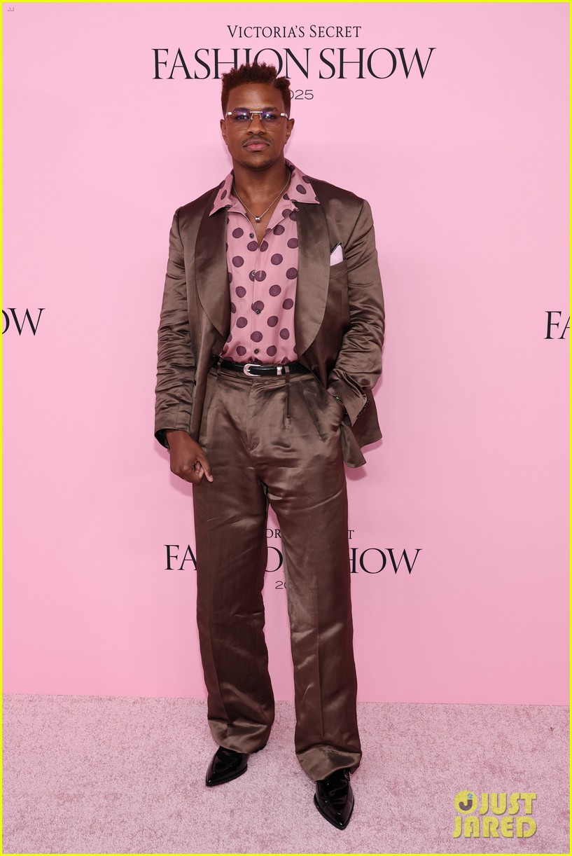 Sarah Jessica Parker, Jodie Turner-Smith & More Serve Looks at Victoria ...