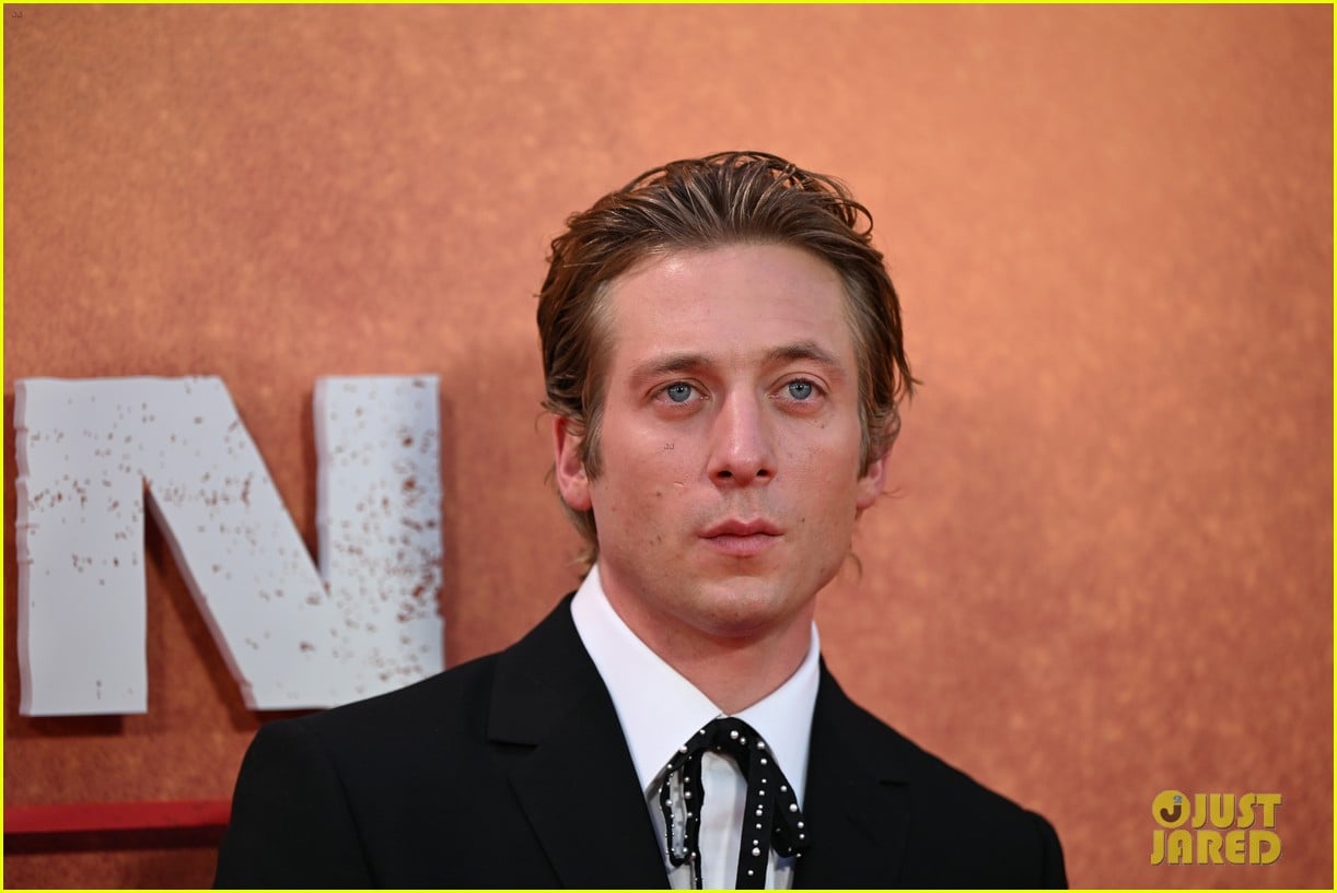 Jeremy Allen White & Bruce Springsteen Premiere 'Deliver Me From ...