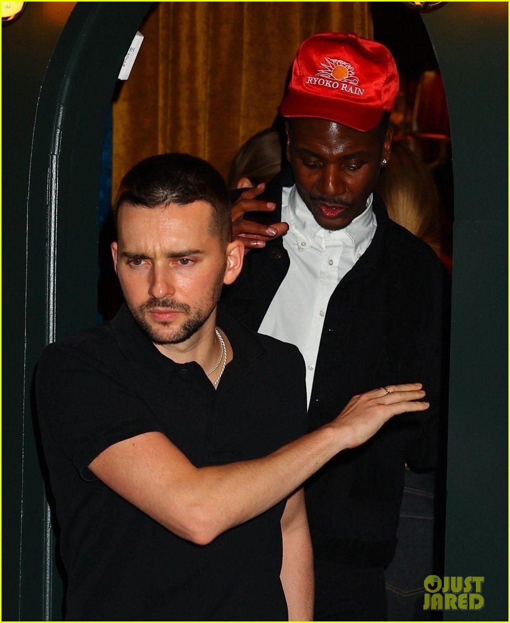 Taylor Swift's Tuesday Dinner Dates Revealed: Comedian Jerrod ...