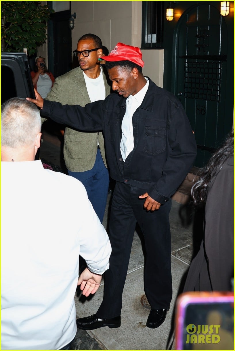 Taylor Swift's Tuesday Dinner Dates Revealed: Comedian Jerrod ...