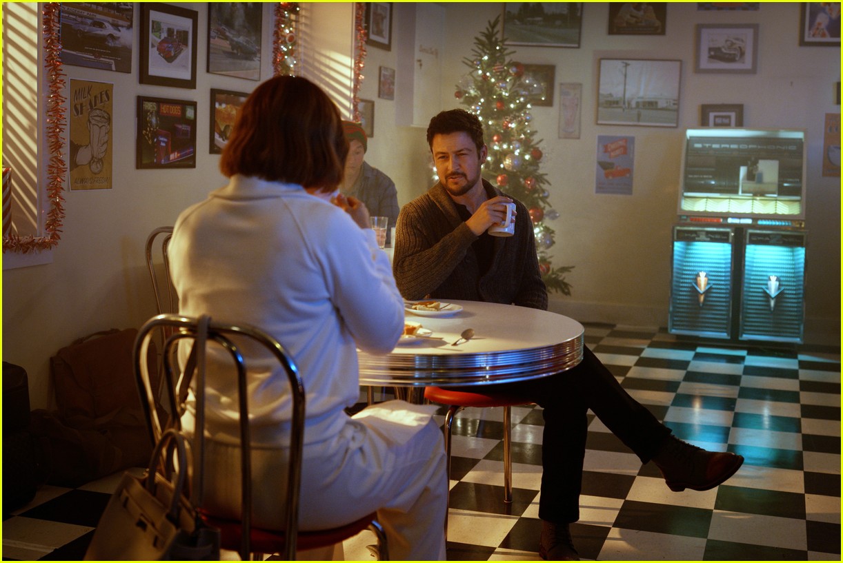 Tyler Hynes Debuts First Photos from New Hallmark Movie with Erin ...