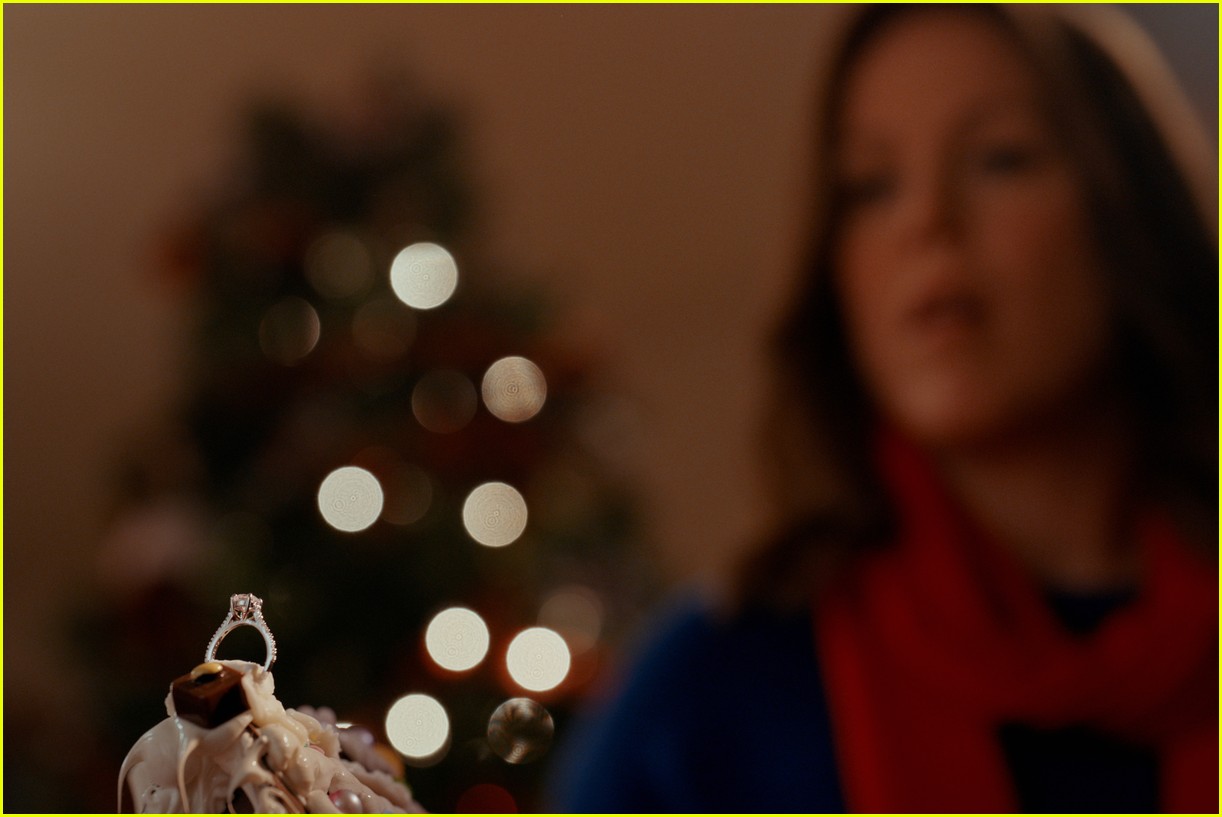 Tyler Hynes Debuts First Photos from New Hallmark Movie with Erin ...