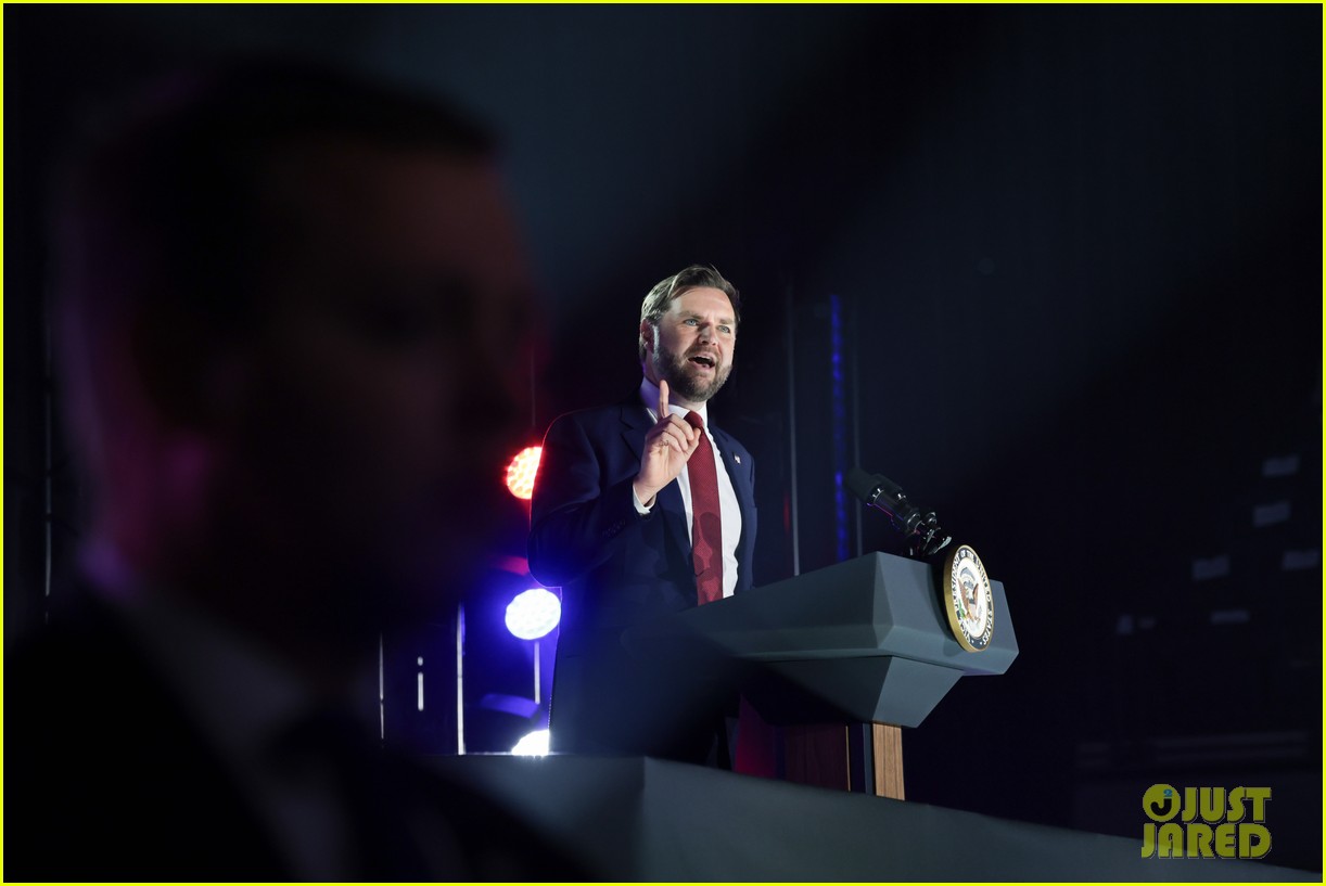 JD Vance & Erika Kirk's Embrace at Turning Point Event Is Getting a Lot ...