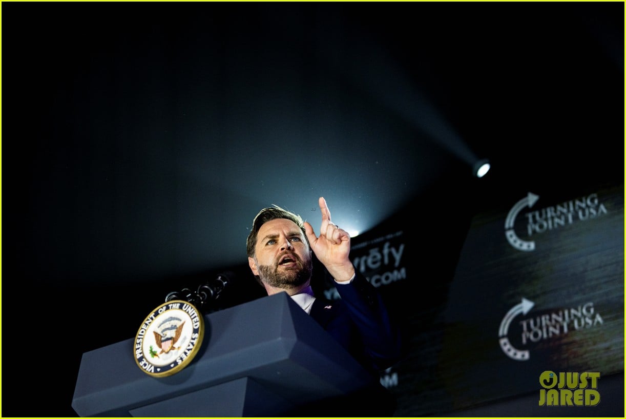 JD Vance & Erika Kirk's Embrace at Turning Point Event Is Getting a Lot ...