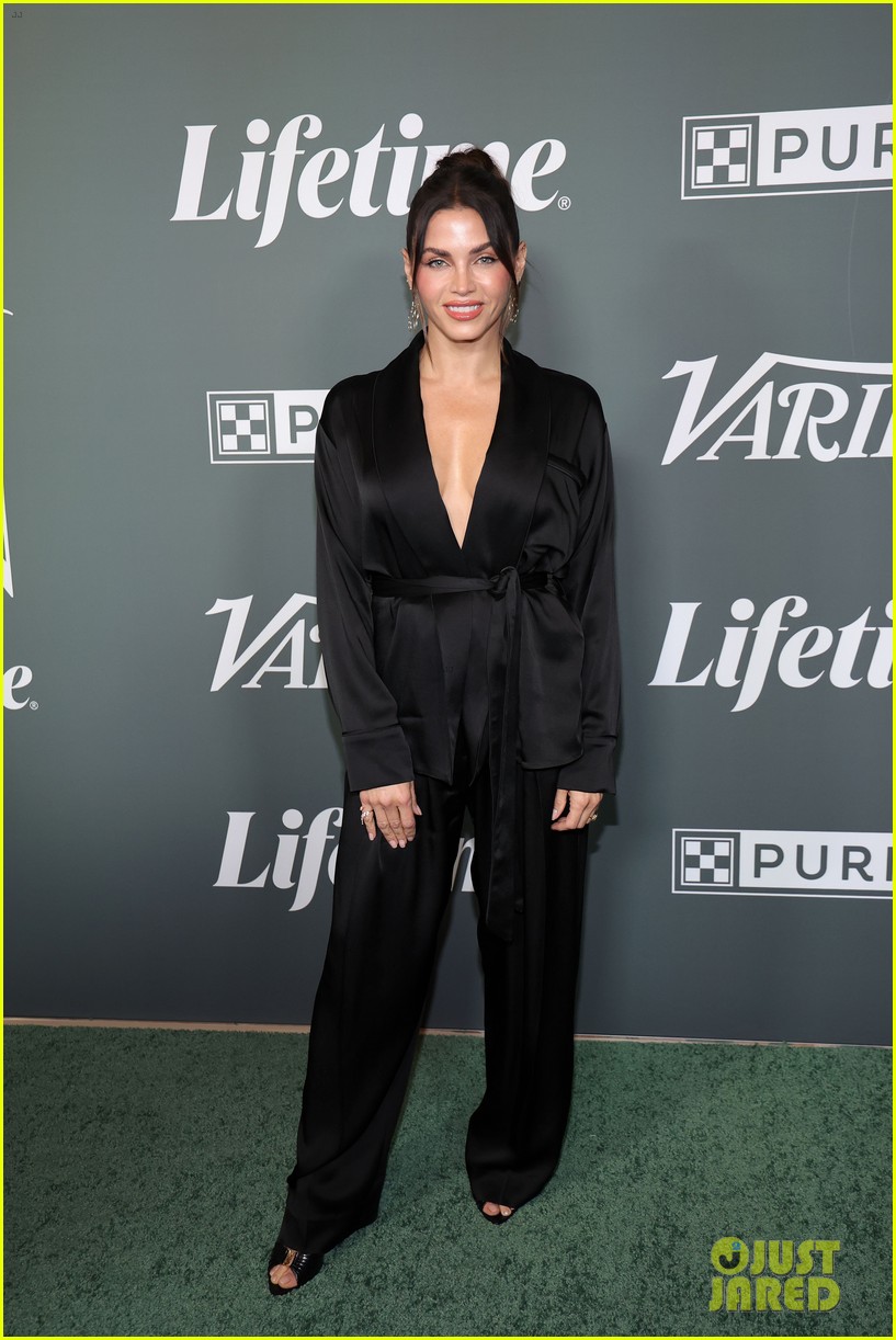 Kate Hudson Joins Eva Longoria, Jane Fonda, Wanda Sykes, & More Stars ...