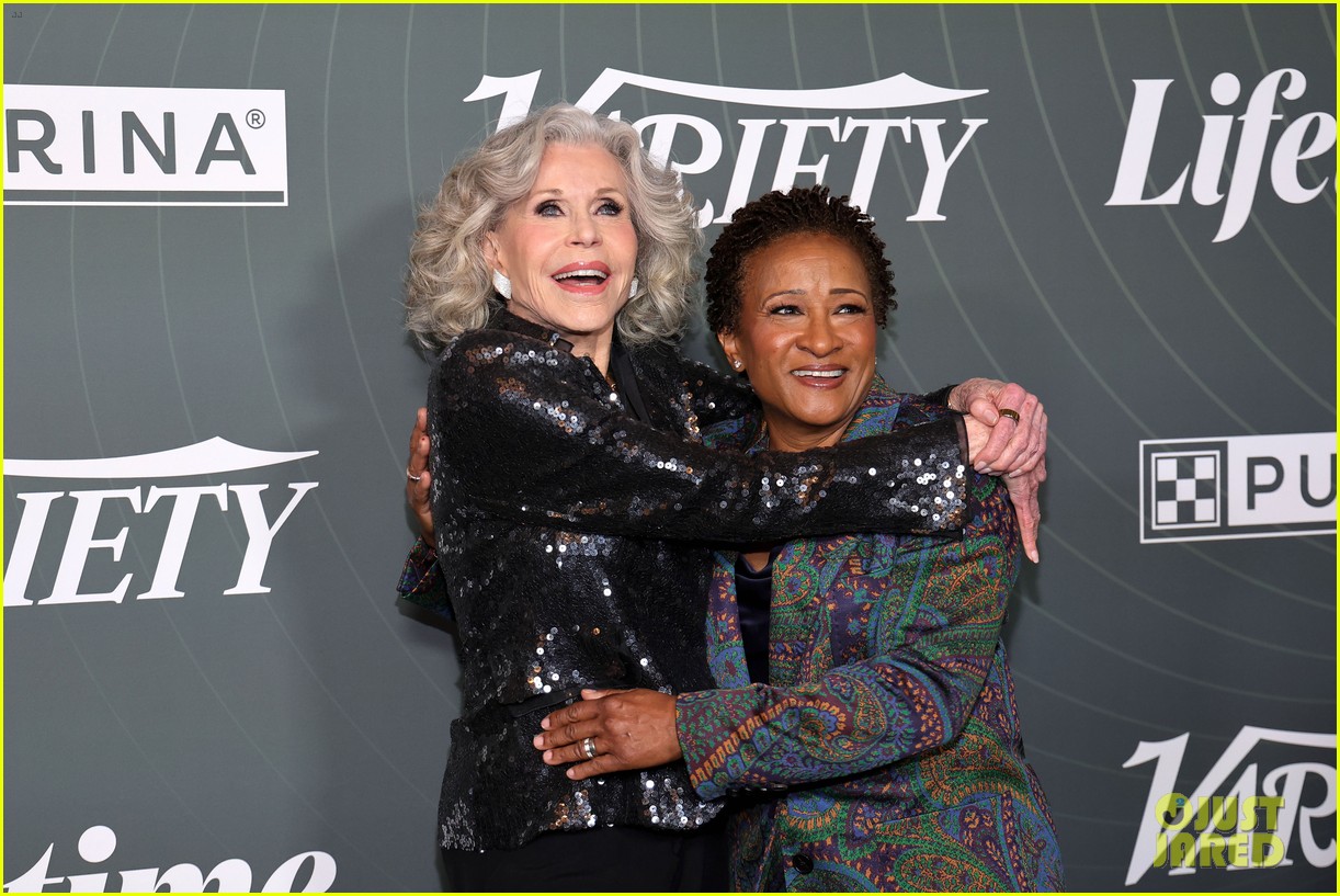 Kate Hudson Joins Eva Longoria, Jane Fonda, Wanda Sykes, & More Stars ...