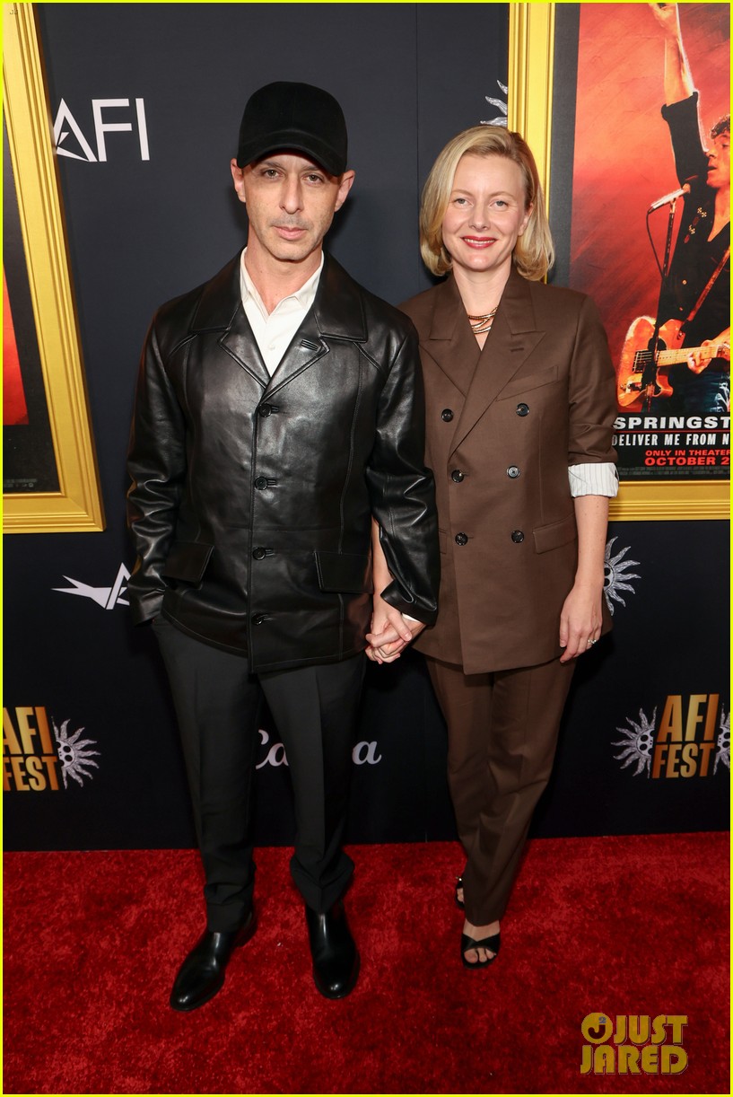 Jeremy Allen White Joins Bruce Springsteen & Wife Patti Scialfa at ...