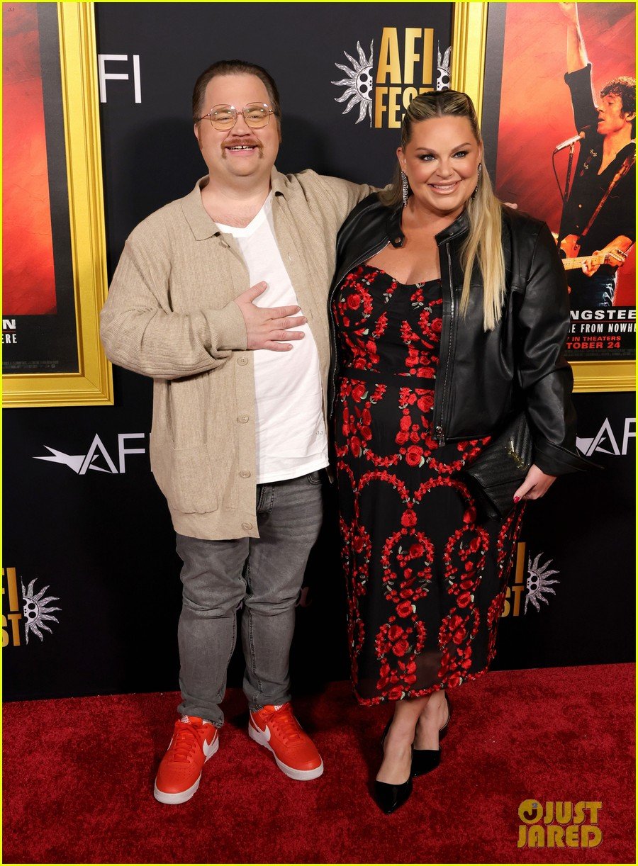 Jeremy Allen White Joins Bruce Springsteen & Wife Patti Scialfa at ...